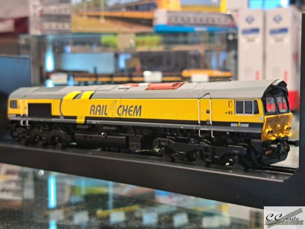 ESU 31365 Diesel locomotive, 66004 DB Cargo, Era VI, ca. 2022, green ...